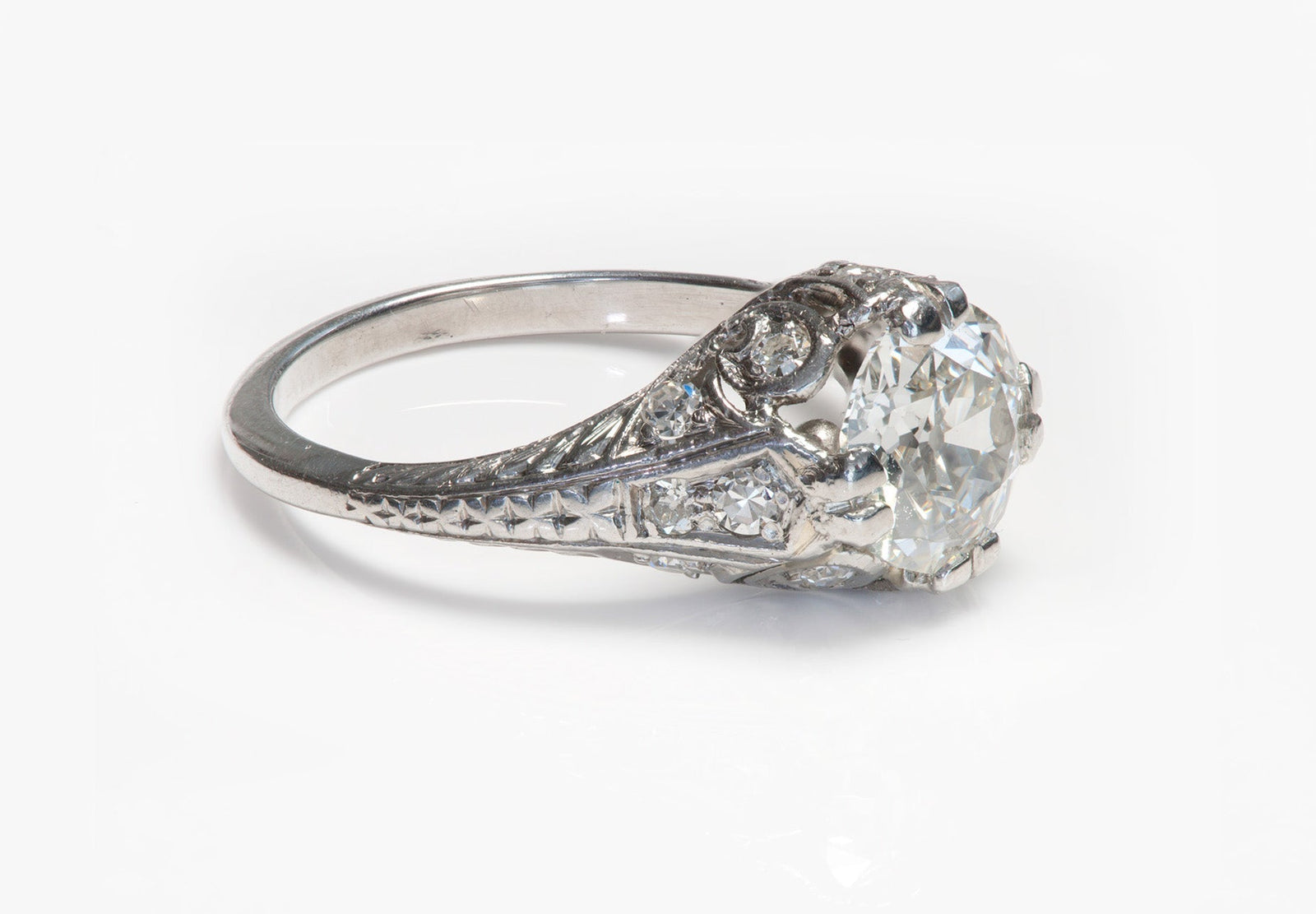 How To Choose An Engagement Ring: Not As Easy As You'd Think