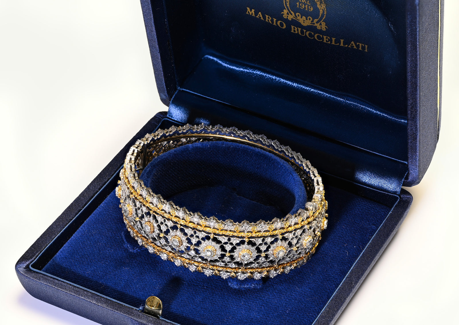 Buccellati 18K Gold Diamond Bangle Bracelet