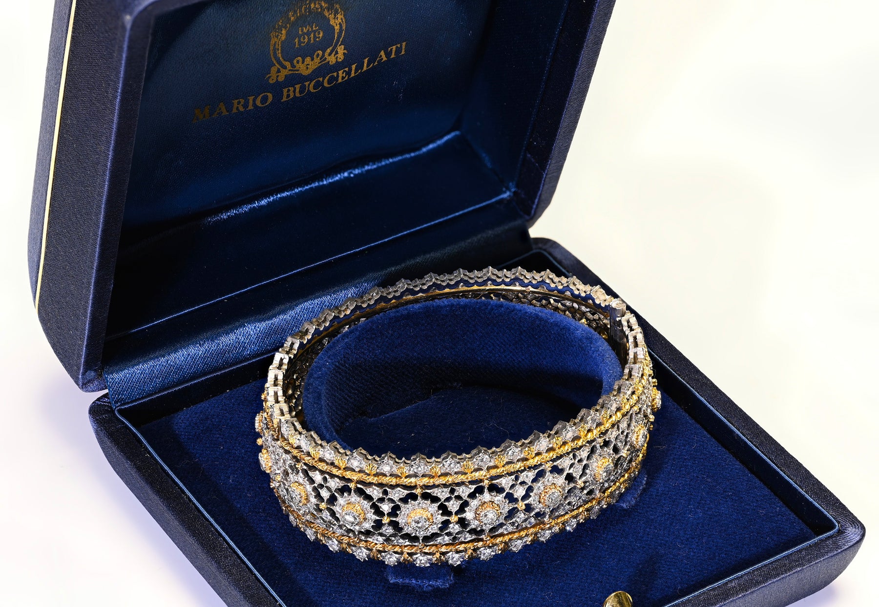 Buccellati 18K Gold Diamond Bangle Bracelet