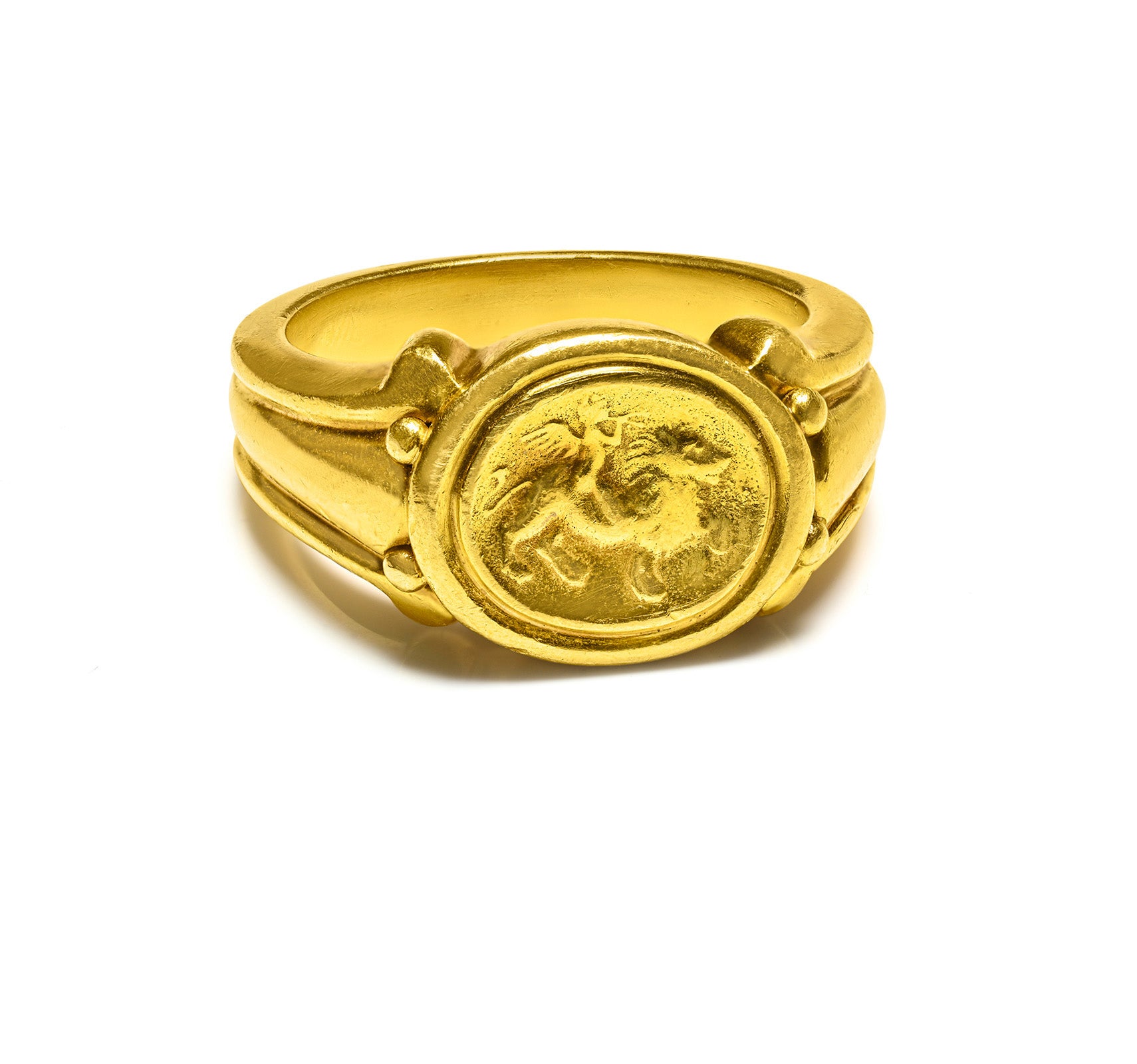 Helen Woodhull 18K Yellow Gold Men’s Ring – Cupid Riding a Lion