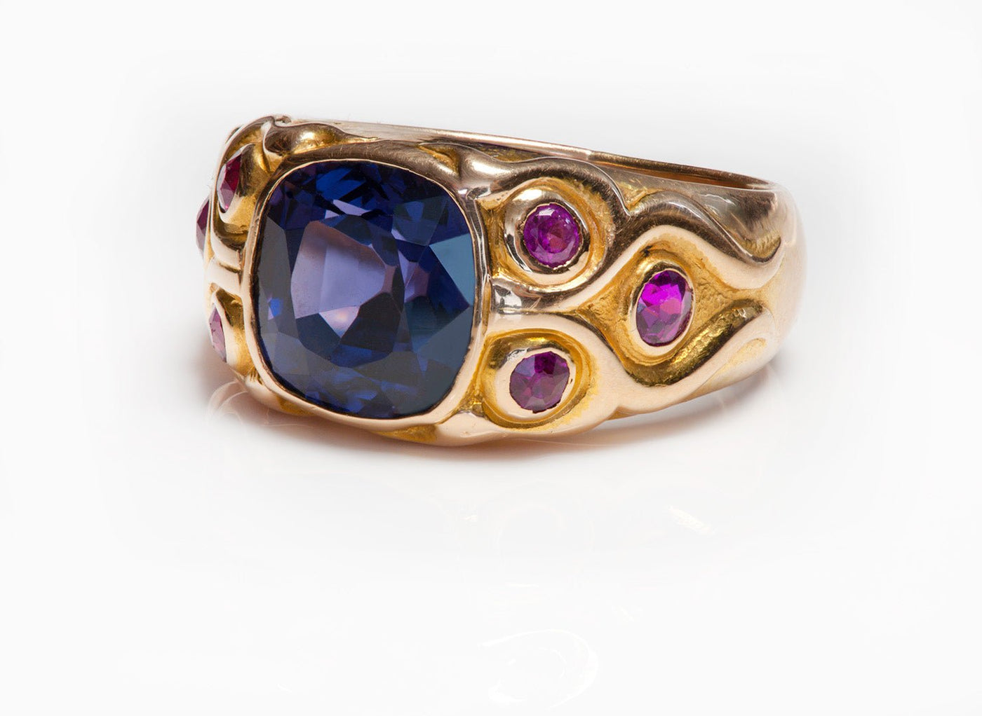 Antique Color-Change Spinel Red Spinel 18K Gold Gemstone Ring