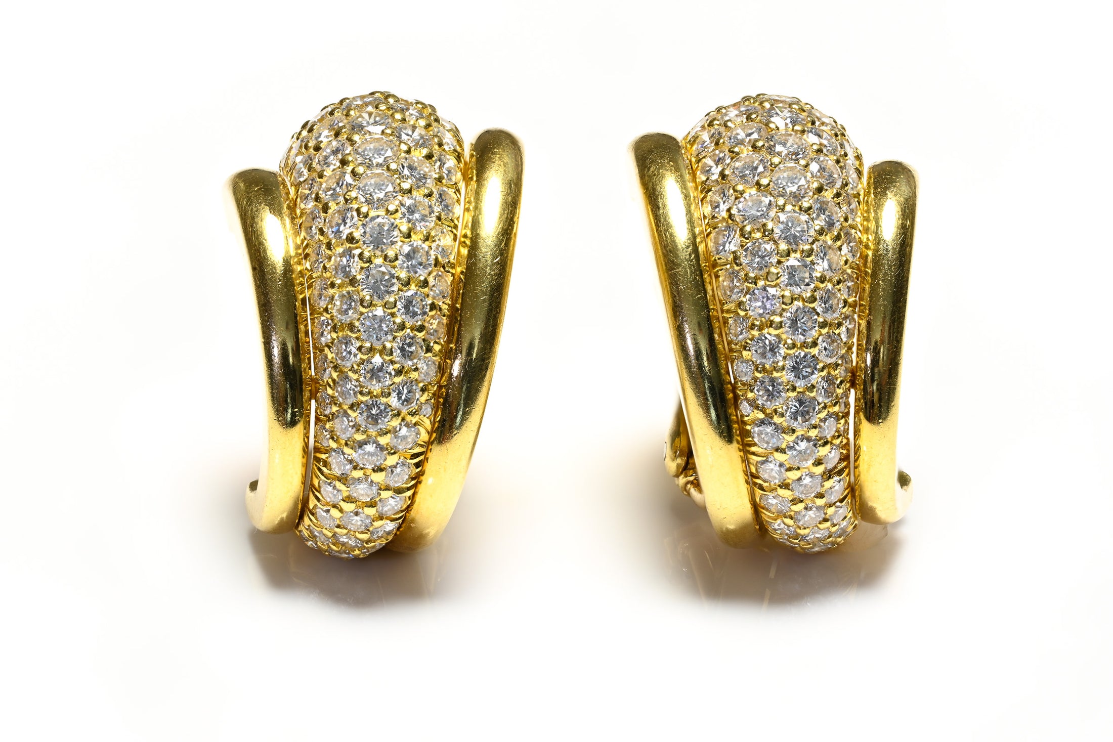 Kurt Wayne 18K Gold Round Brilliant Cut Diamond Earrings