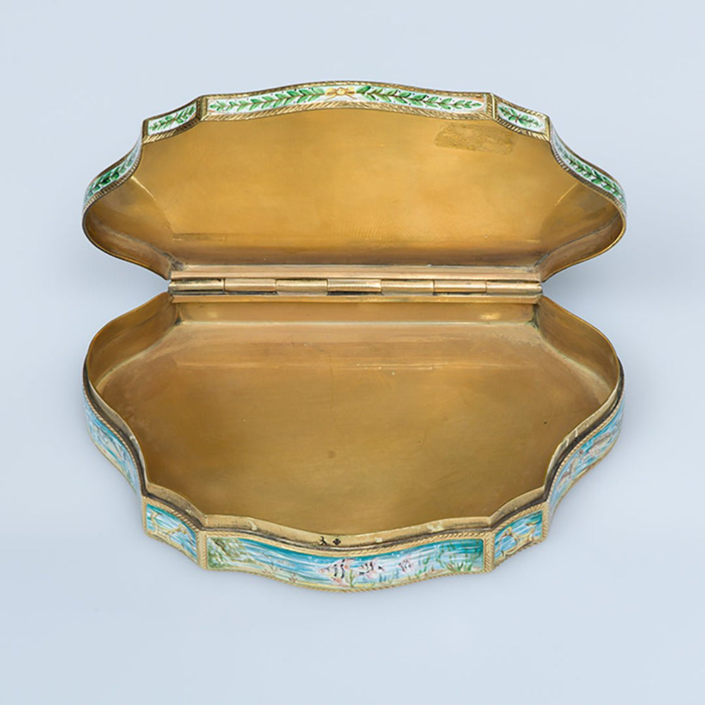 Vintage Engraved 18K Gold Enamel Box with Naval Battle Scene